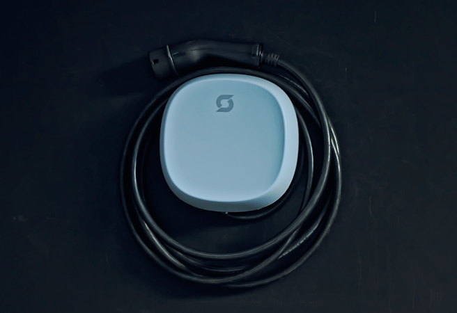 Spin Air 7.4 KW (1-Phase) Smart Charger.